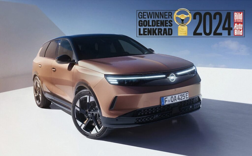 Unsere Sieger des Goldenen Lenkrads 2024: PEUGEOT E-5008 und OPEL ...